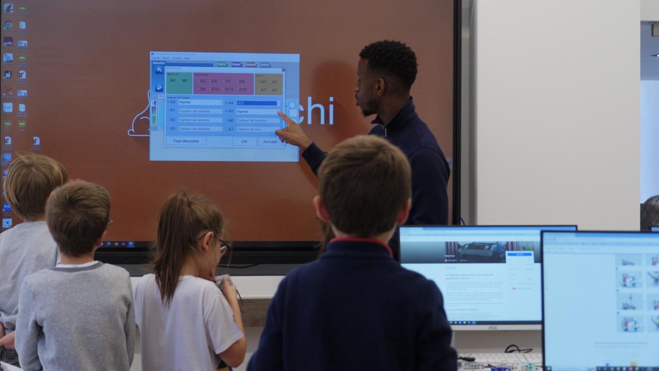 How to incorporate technology in the classroom: Importance & ethical use