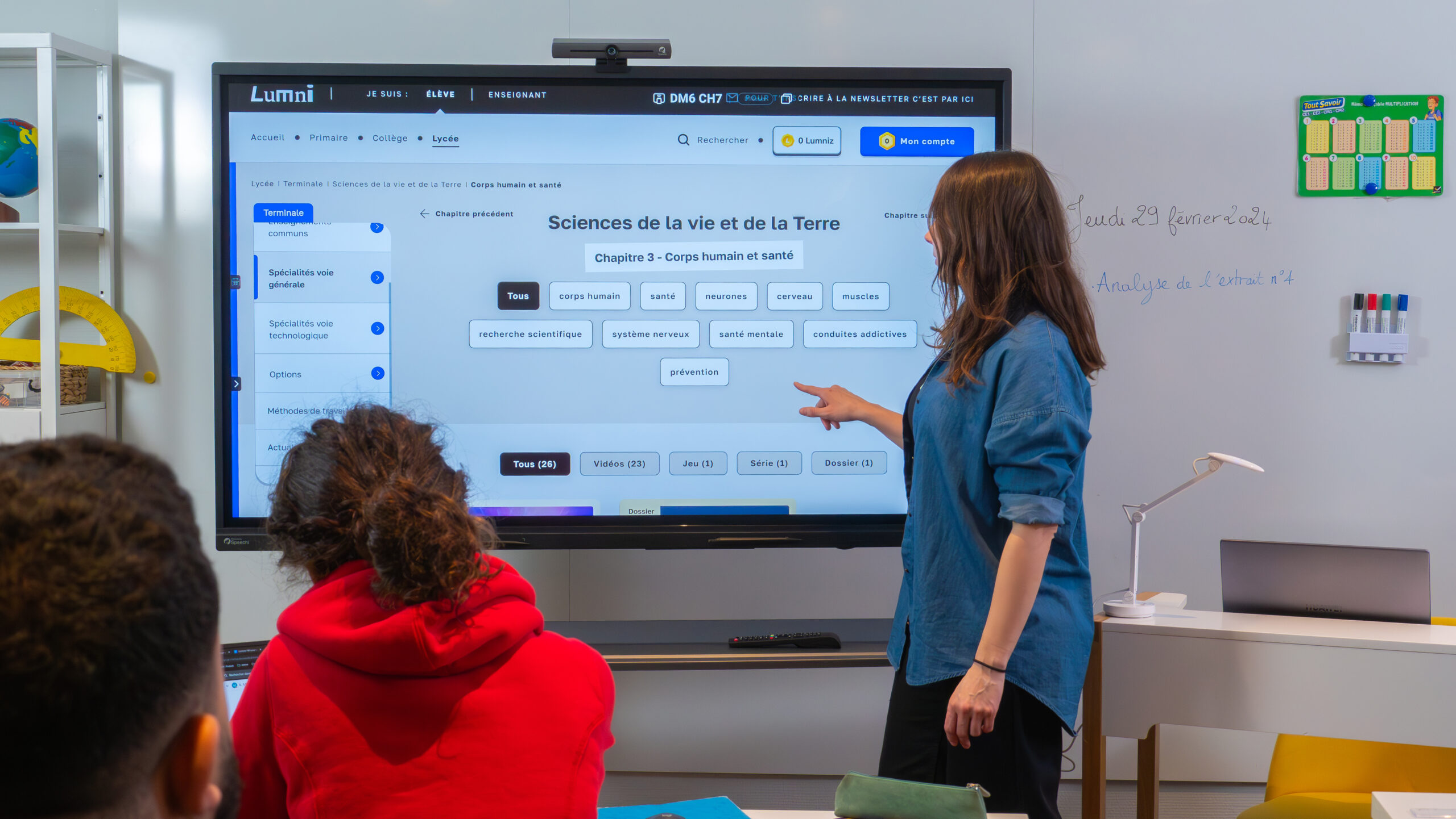 Ecran interactif pedagogique au college - écrans tactiles